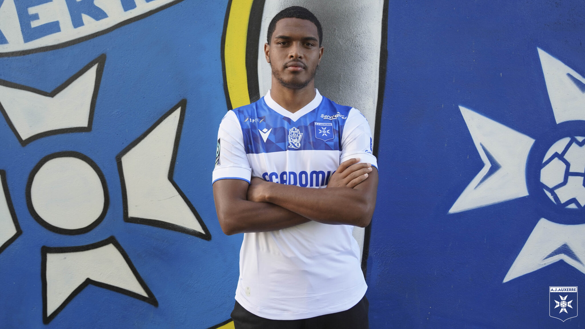 Rayan Raveloson poursuit l’aventure à l’AJA