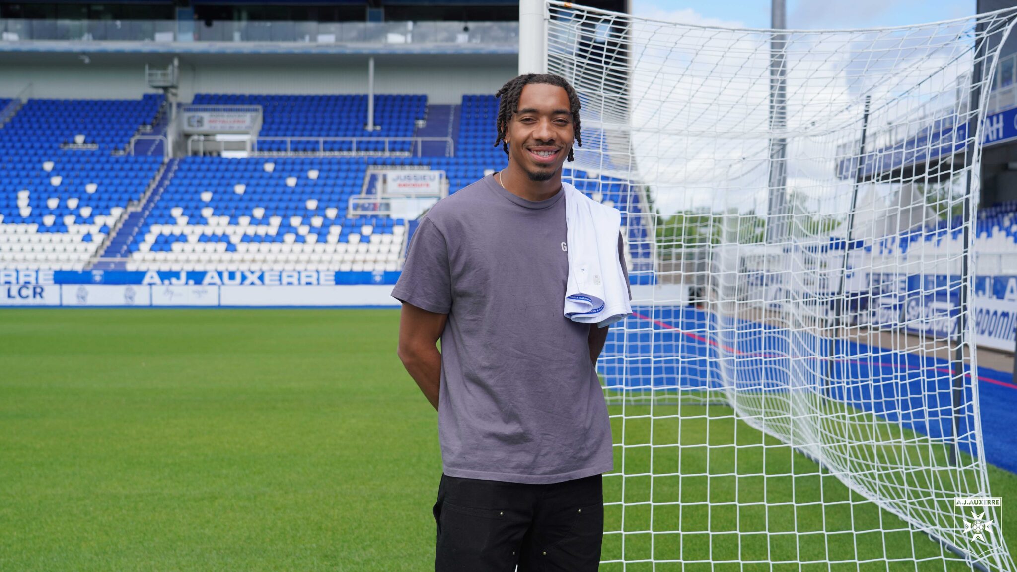 Theo Bair nouvel attaquant de l’AJA - AJA